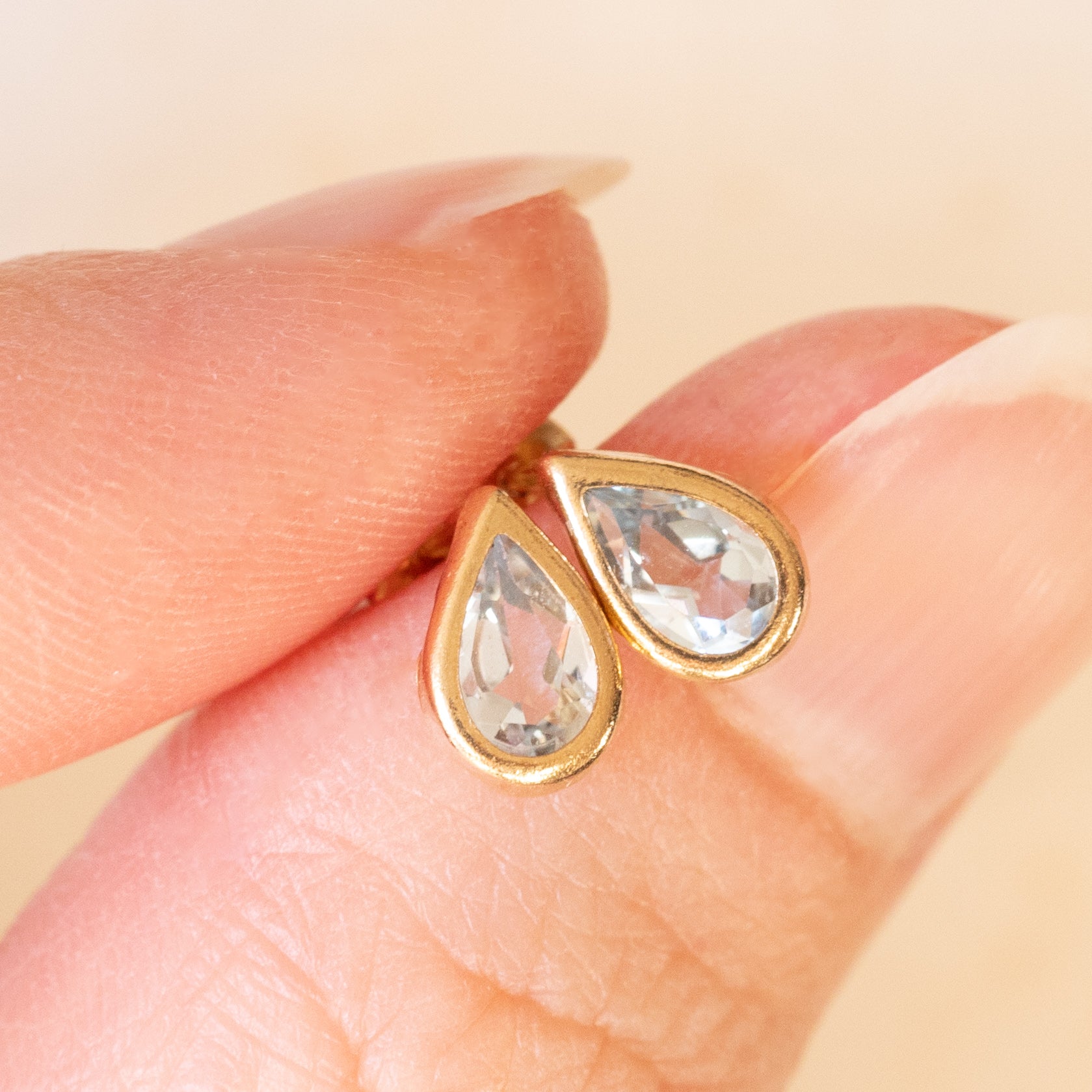 Orecchini vintage a goccia in oro giallo 9K con topazi azzurri (0.70ct ...