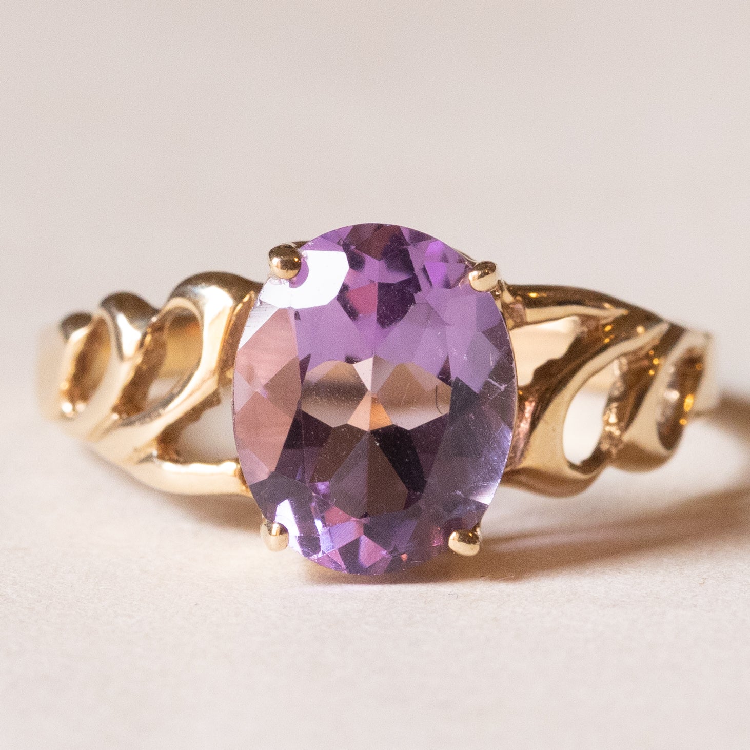 Anello vintage in oro 9K con ametista (2.20ct ca.), anni ‘70/‘80 ...