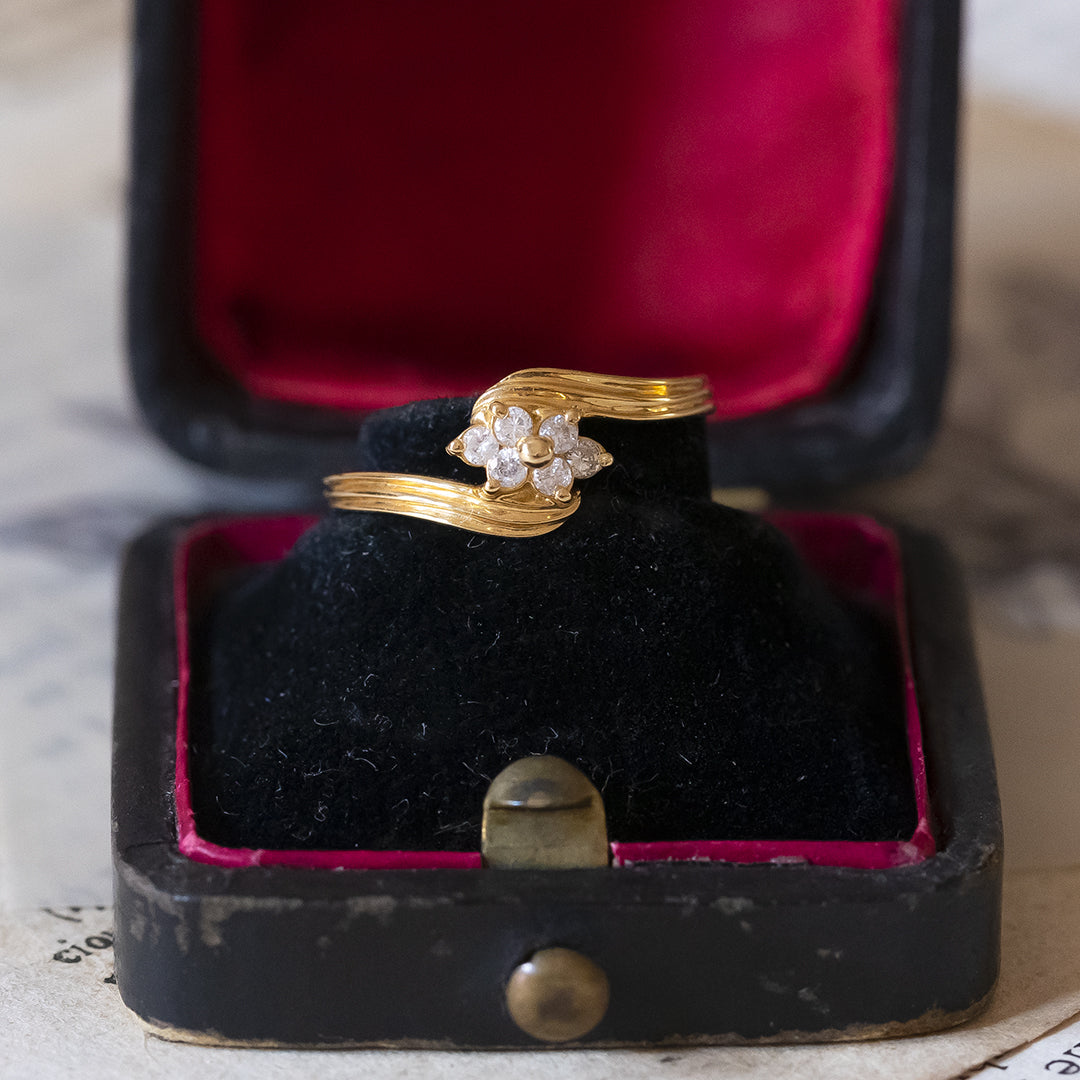 Vintage contrarier ring in 18K gold with diamonds (0.06ctw approx.), 1 ...